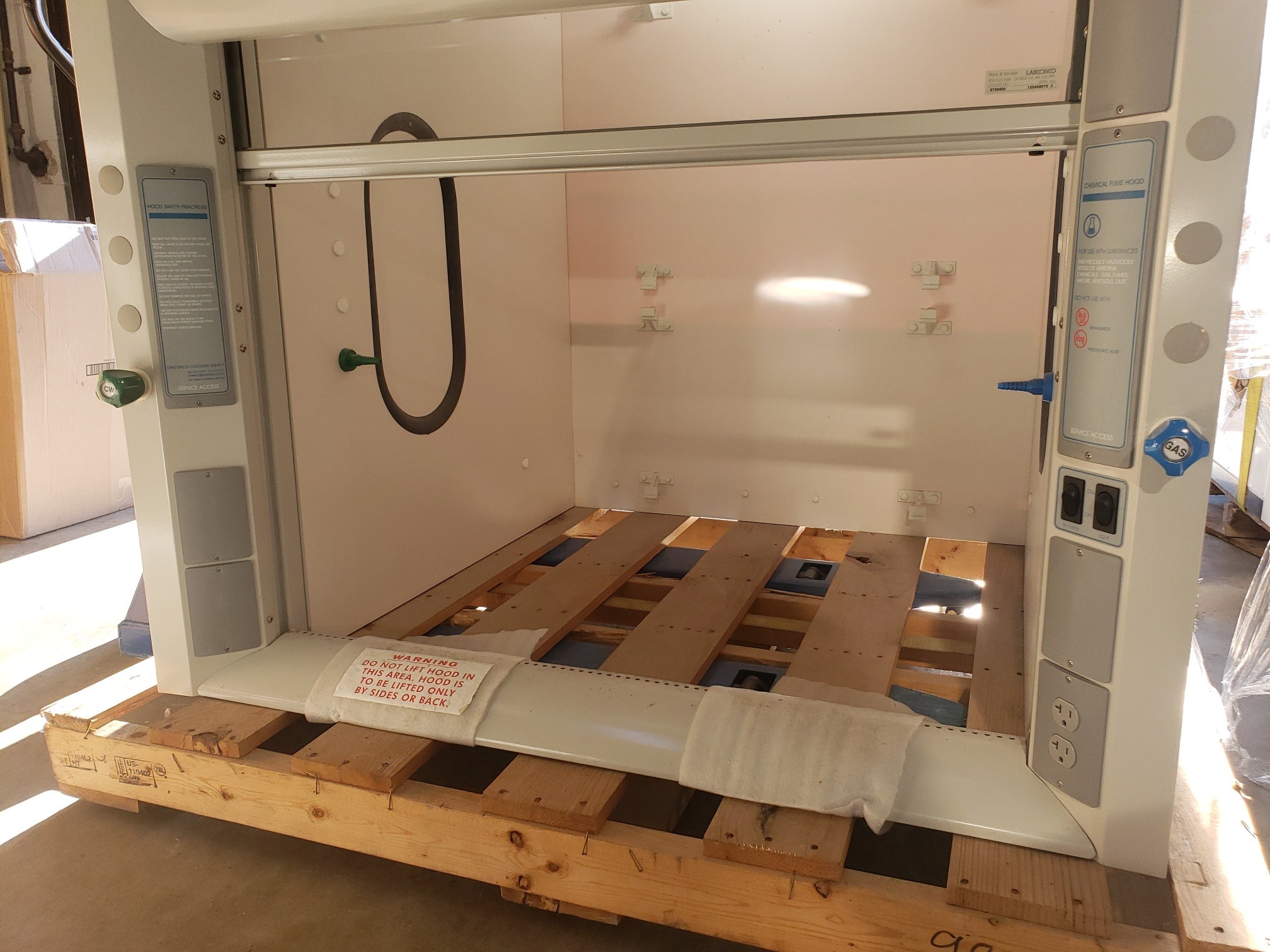 Labconco Protector XL 4 foot benchtop fume hood package (Extra depth ...