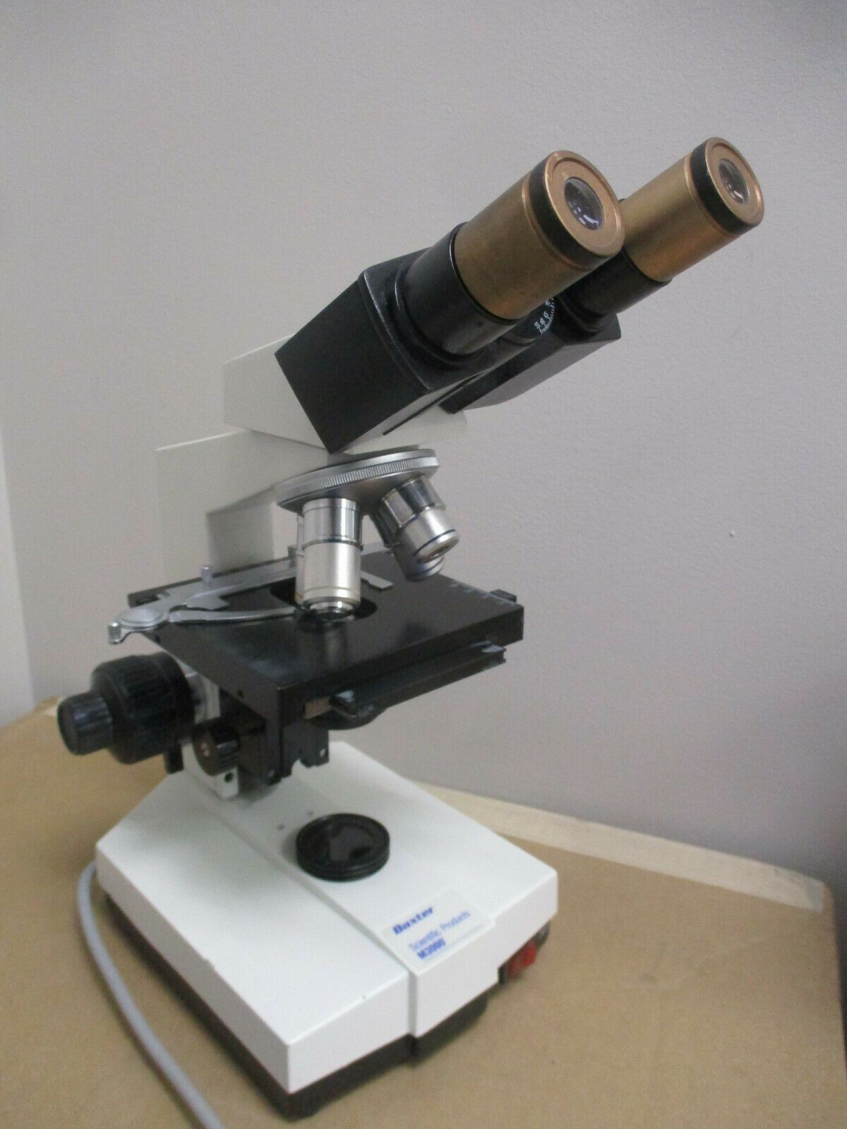 Baxter M3000 Medical, Laboratory Microscope, 4 Obj | LabX.com