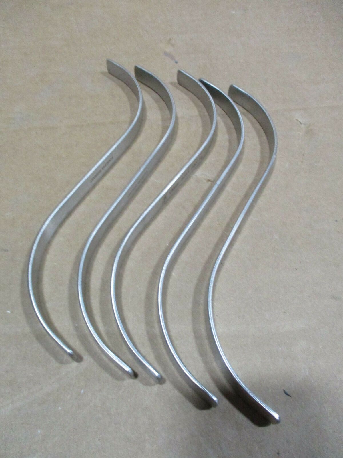 V. Mueller VM46-8261 S Shaped Retractor Set | LabX.com
