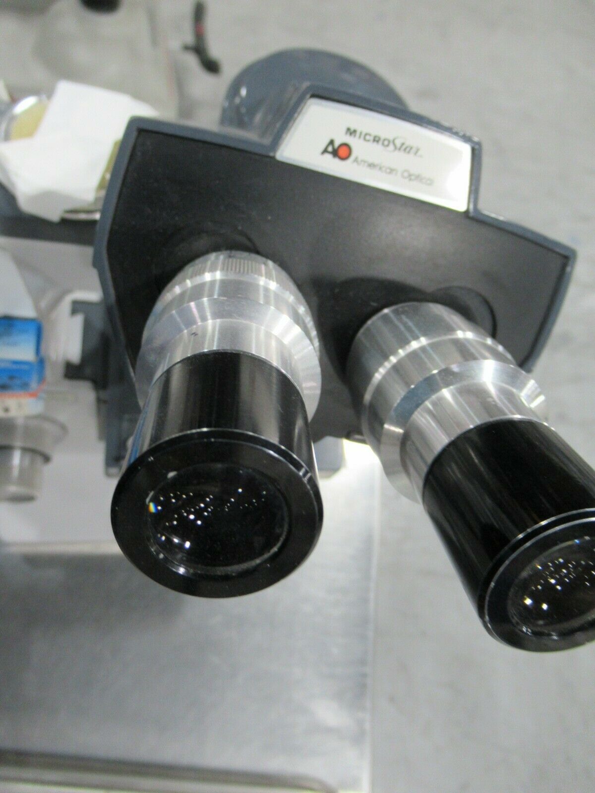 American Optical One-Ten 1130 Microscope with 3 Ob | LabX.com