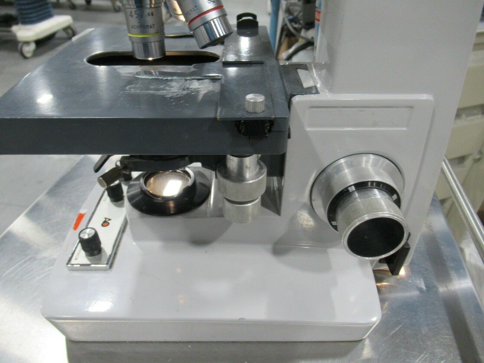 American Optical One-Ten 1130 Microscope with 3 Ob | LabX.com