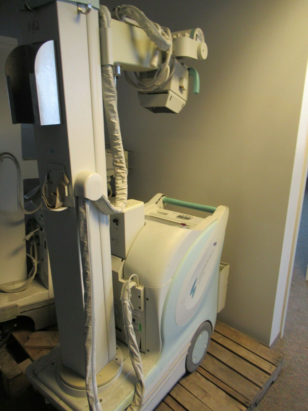 Shimadzu Mobile DaRt Evolution Portable X-Ray Mach | LabX.com