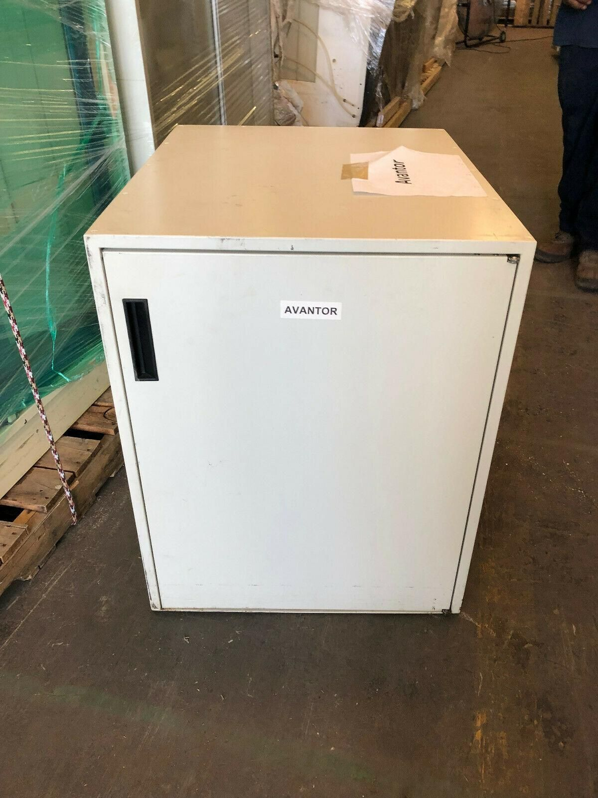 Lab Casework Metal Crafters VPC-01R Pump Cabinet with Sliding Shelf ...