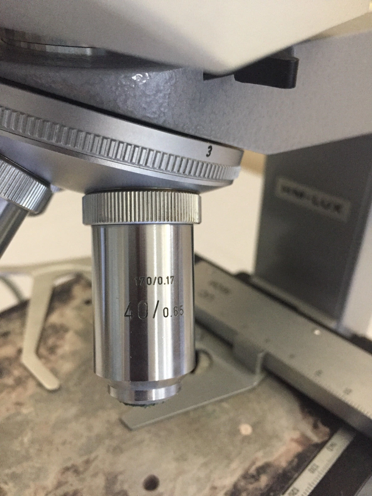 LEITZ HM LUX MICROSCOPE WITH 4 OBJECTIVES (ITEM#1 | LabX.com