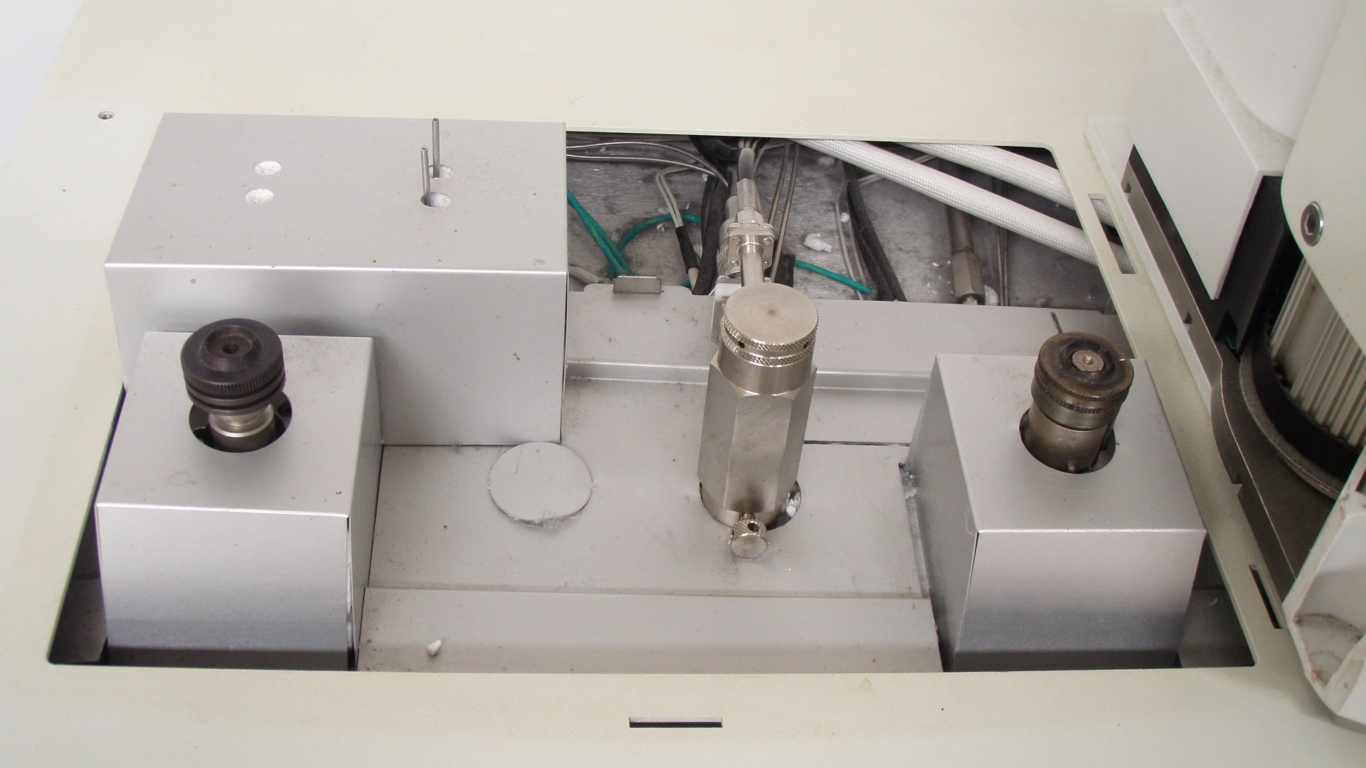 Thermo Trace GC 2000 Series with FID and TCD and AS2000 Autosampler ...