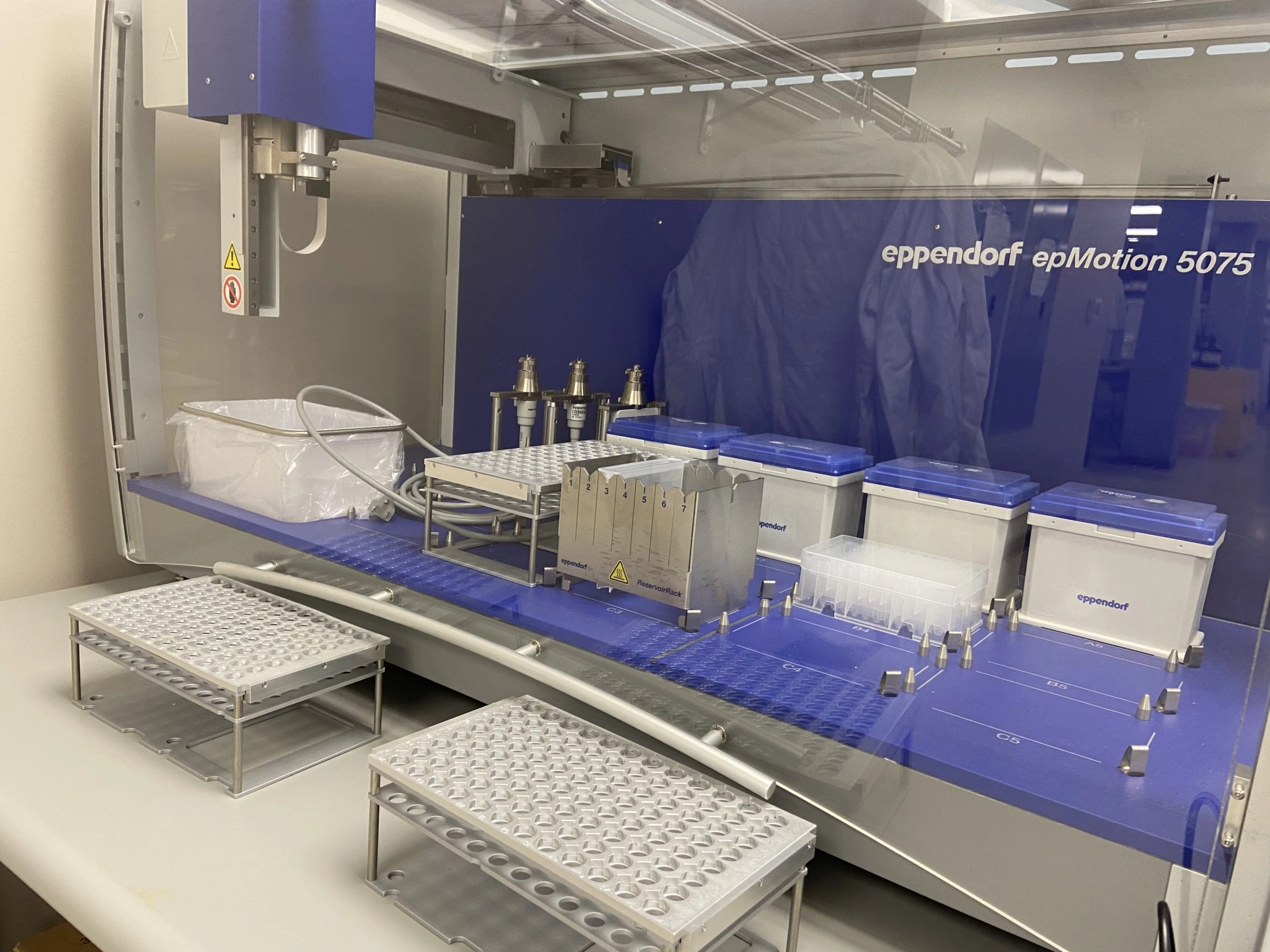 Eppendorf epMotion 5073 Liquid Handler | LabX.com