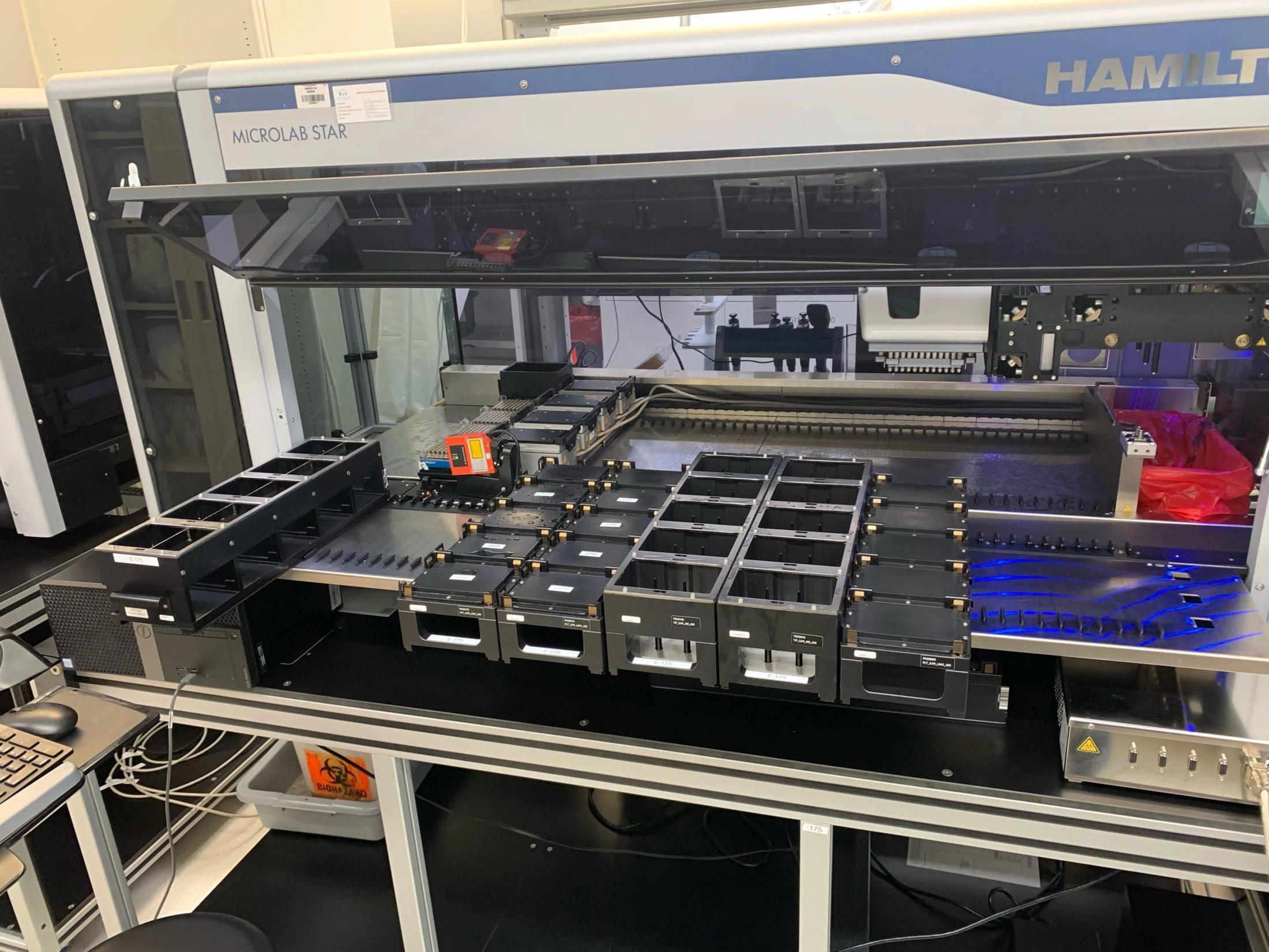 Hamilton Microlab STAR Liquid Handling System | LabX.com