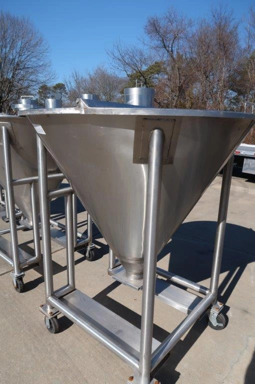 Highland Equipment Stainless Cone Bottom Totes, Portable | LabX.com