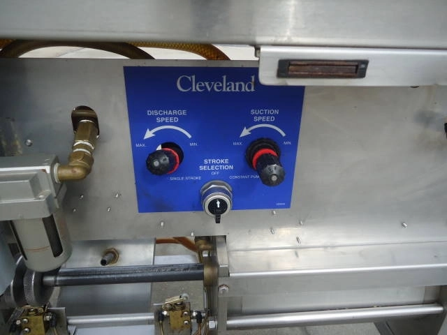 Cleveland Metering Filling Station With Tipper Tie Closure | LabX.com