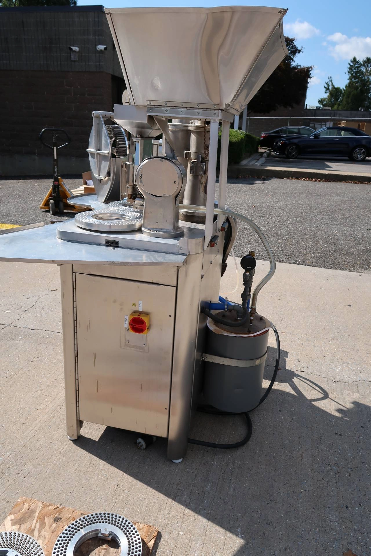 Capsugel Type 8 Semi-Automatic Capsule Filling Machine | LabX.com