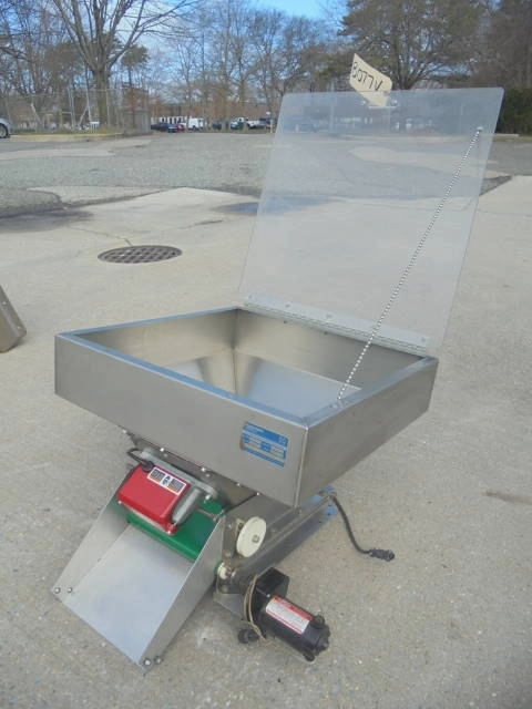 Hoppmann 23 In. X 24 In. Stainless Vibratory Feeder | LabX.com