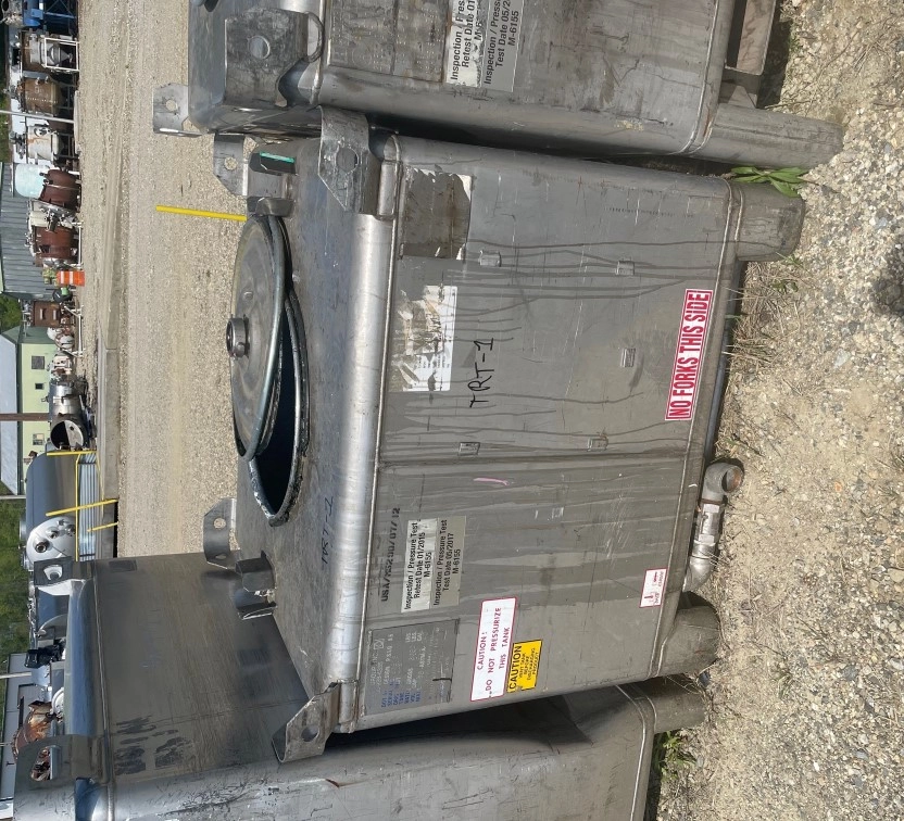 300 Gallon (1,135 Liter) Stainless steel IBC Tank/Tote | LabX.com