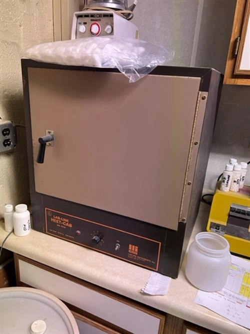 Lab-Line Oven