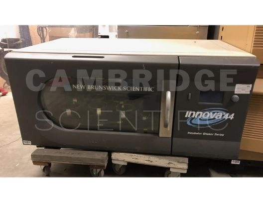 New Brunswick Scientific Innova 44R Refrigerated Incubator Shaker ...
