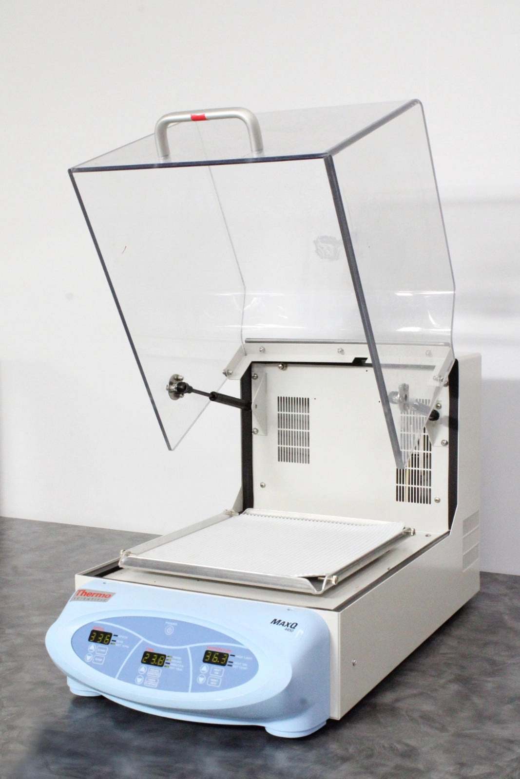 Thermo Scientific MaxQ 4450 Incubating Shaker & 120-day Warranty | LabX.com