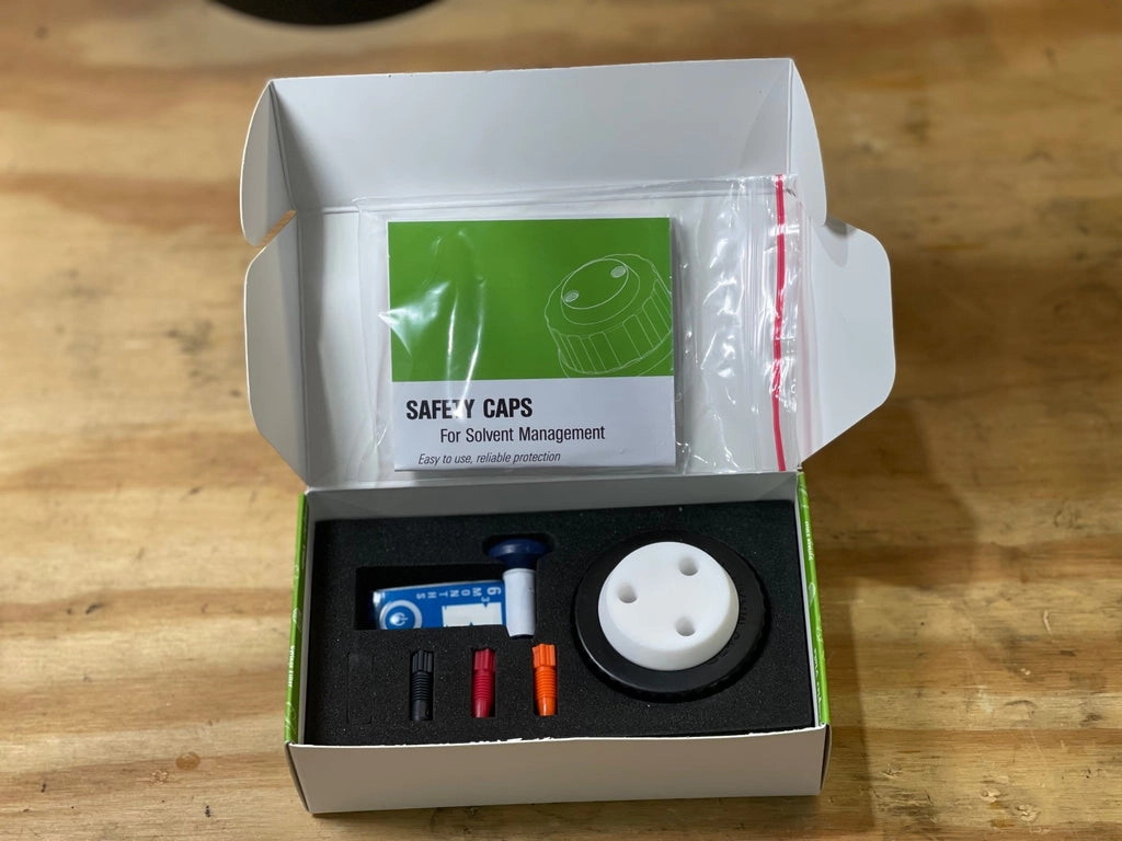 Smart Caps w/3 ports for HPLC Solvent Safety | ALWSCI Technologies ...
