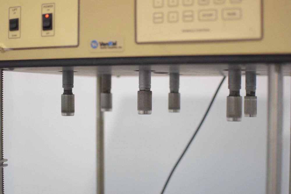 Vankel VK-6000 6 Spindle Dissolution Tester | LabX.com