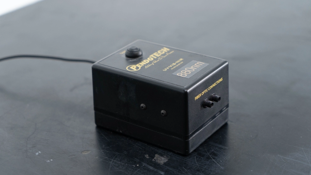 Pendotech 880nm UV-VIS NIR Photometer | LabX.com