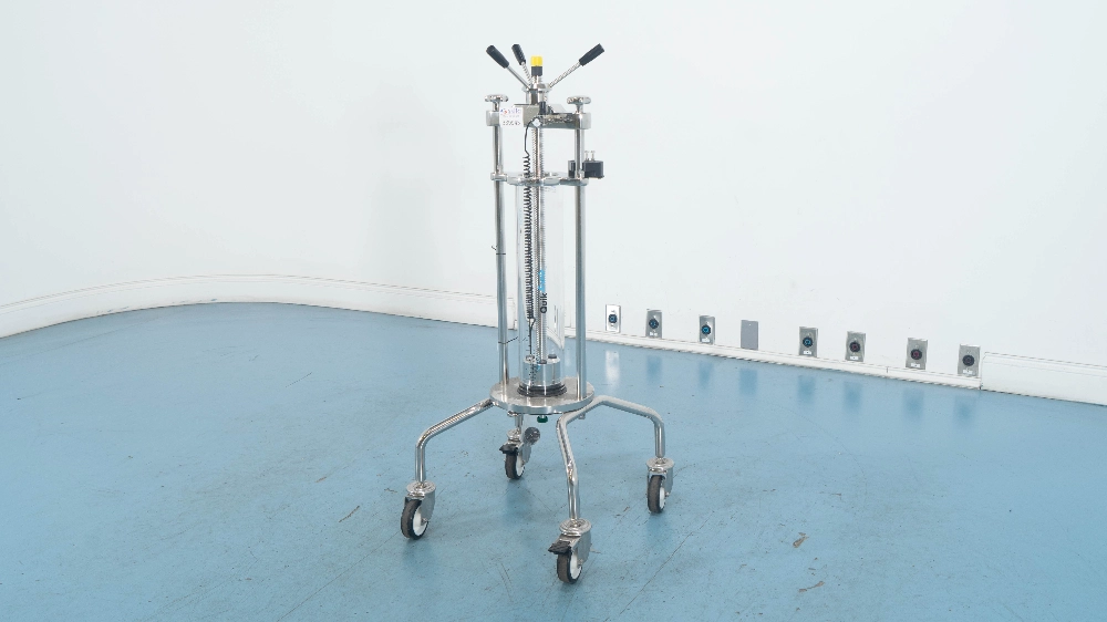 Millipore QuikScale 4 Liter Chromatography Column | LabX.com