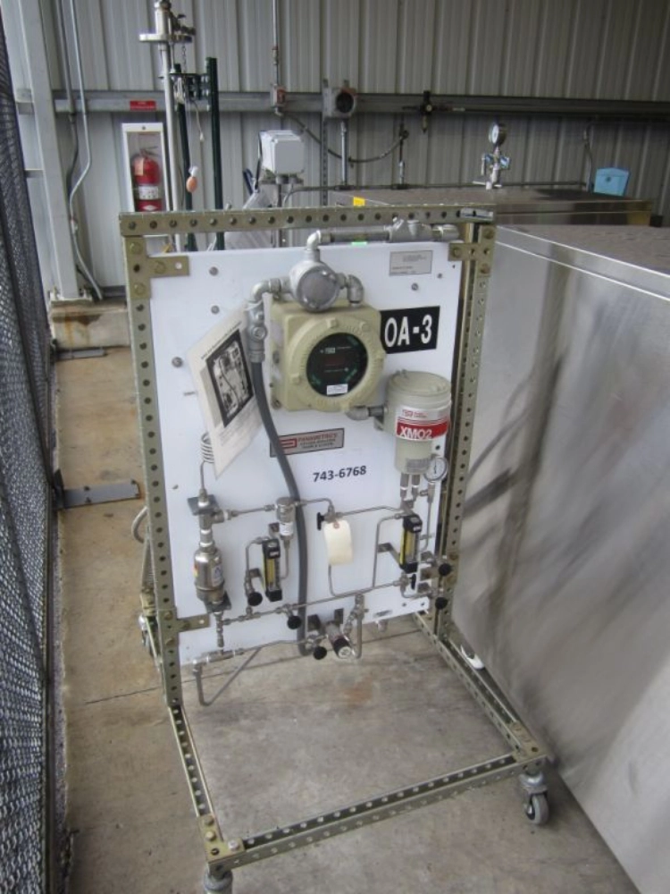Panametrics Oxygen Analyzer Sample System | LabX.com