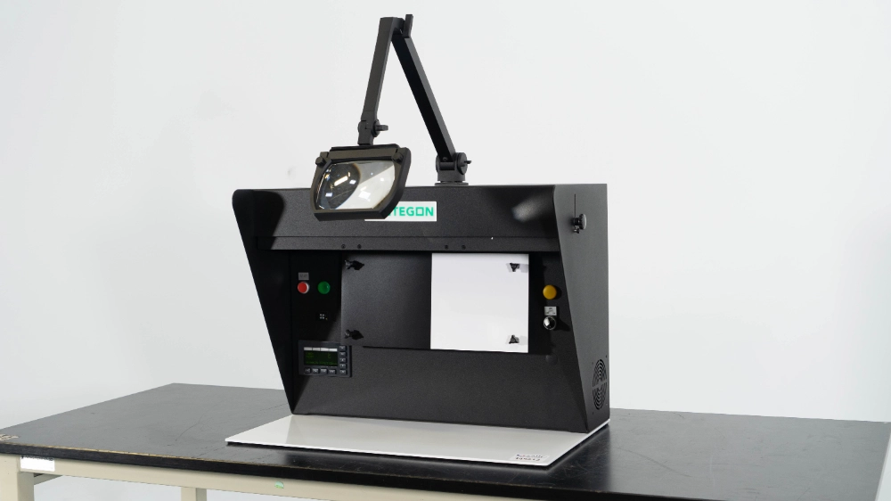 Syntegon Manual Vial Inspection Booth | LabX.com