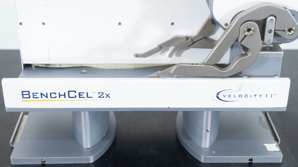 Velocity 11 BenchCel 2x Microplate Handler | LabX.com