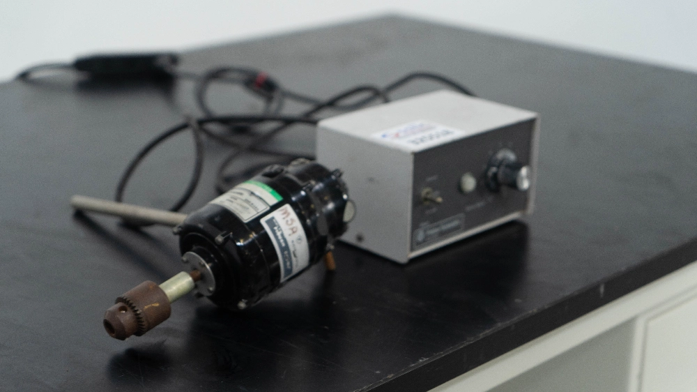 Fisher Scientific Dyna Mix Overhead Stirrer | LabX.com