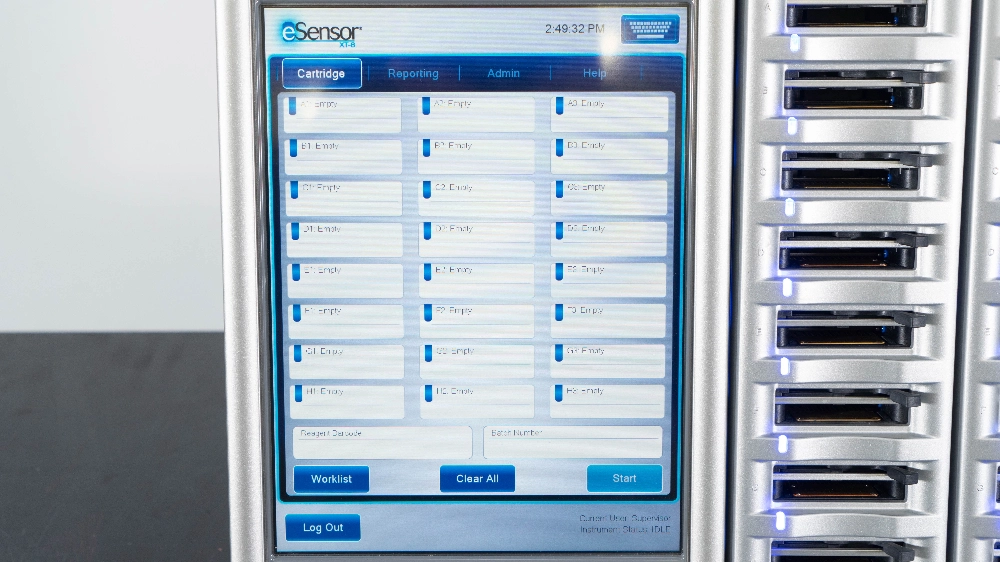 GenMark Dx XT-8 Mulitplexing Molecular Analyzer | LabX.com