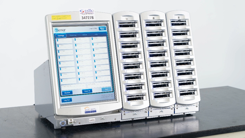 GenMark Dx XT-8 Mulitplexing Molecular Analyzer | LabX.com