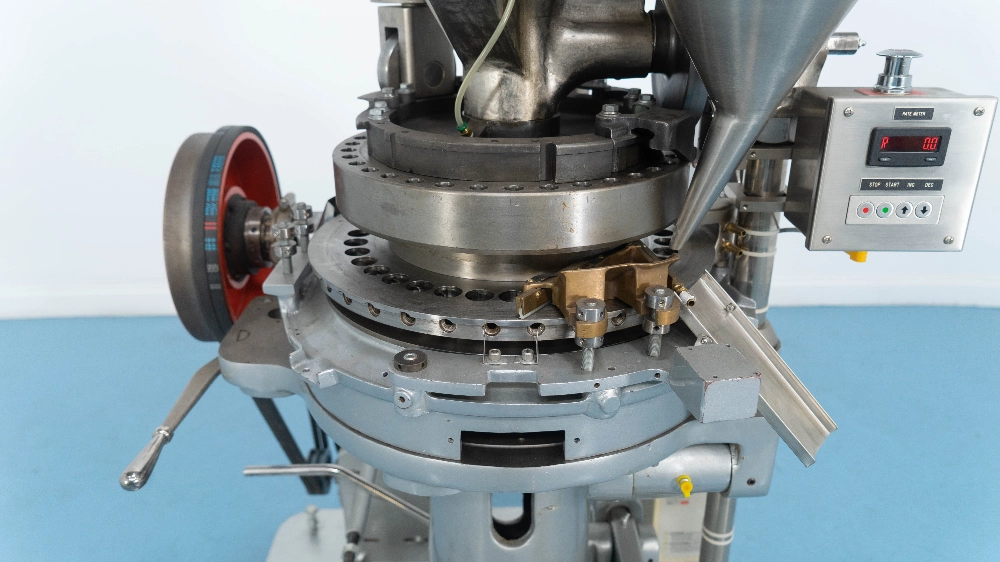 Stokes BB2 35 Station Tri Layer Tablet Press | LabX.com