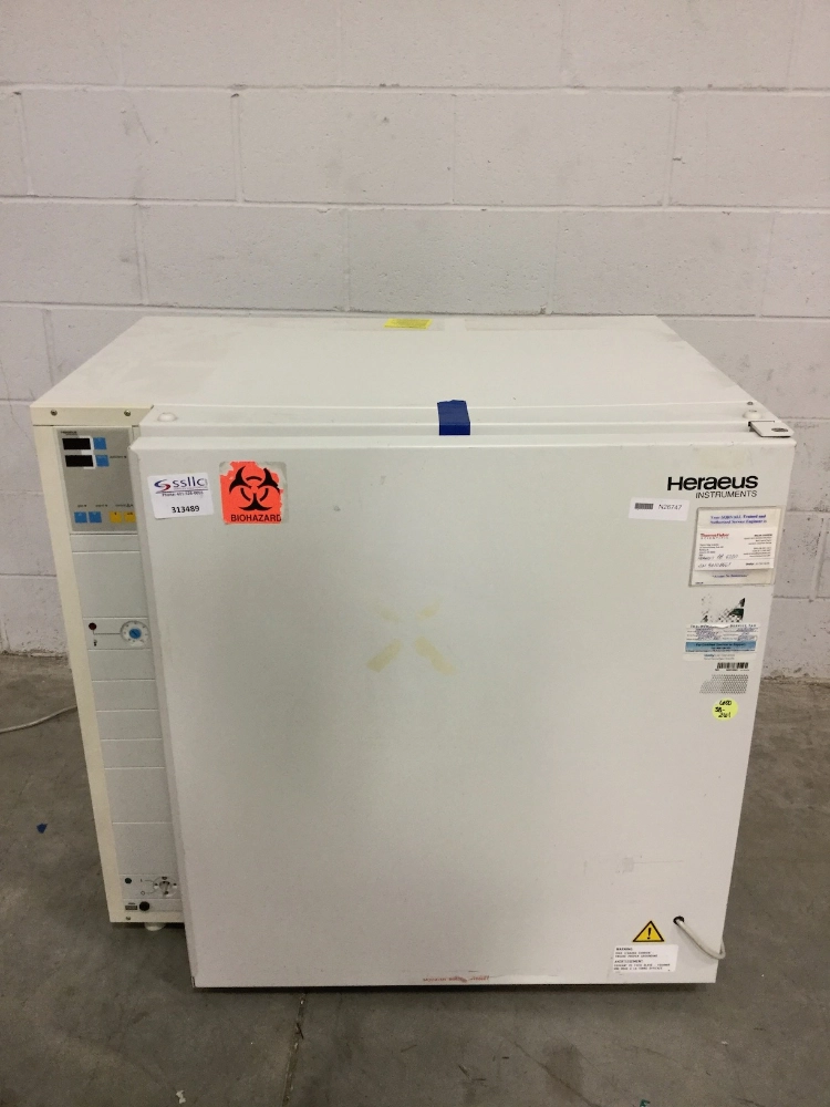 Thermo Scientific Double Stack CO2 Incubator | LabX.com