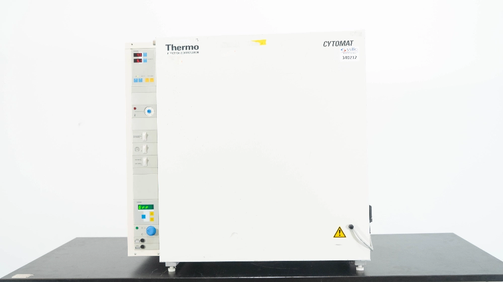 Thermo Forma Series II Water jacketed Double Stack CO2 Incubator | LabX.com