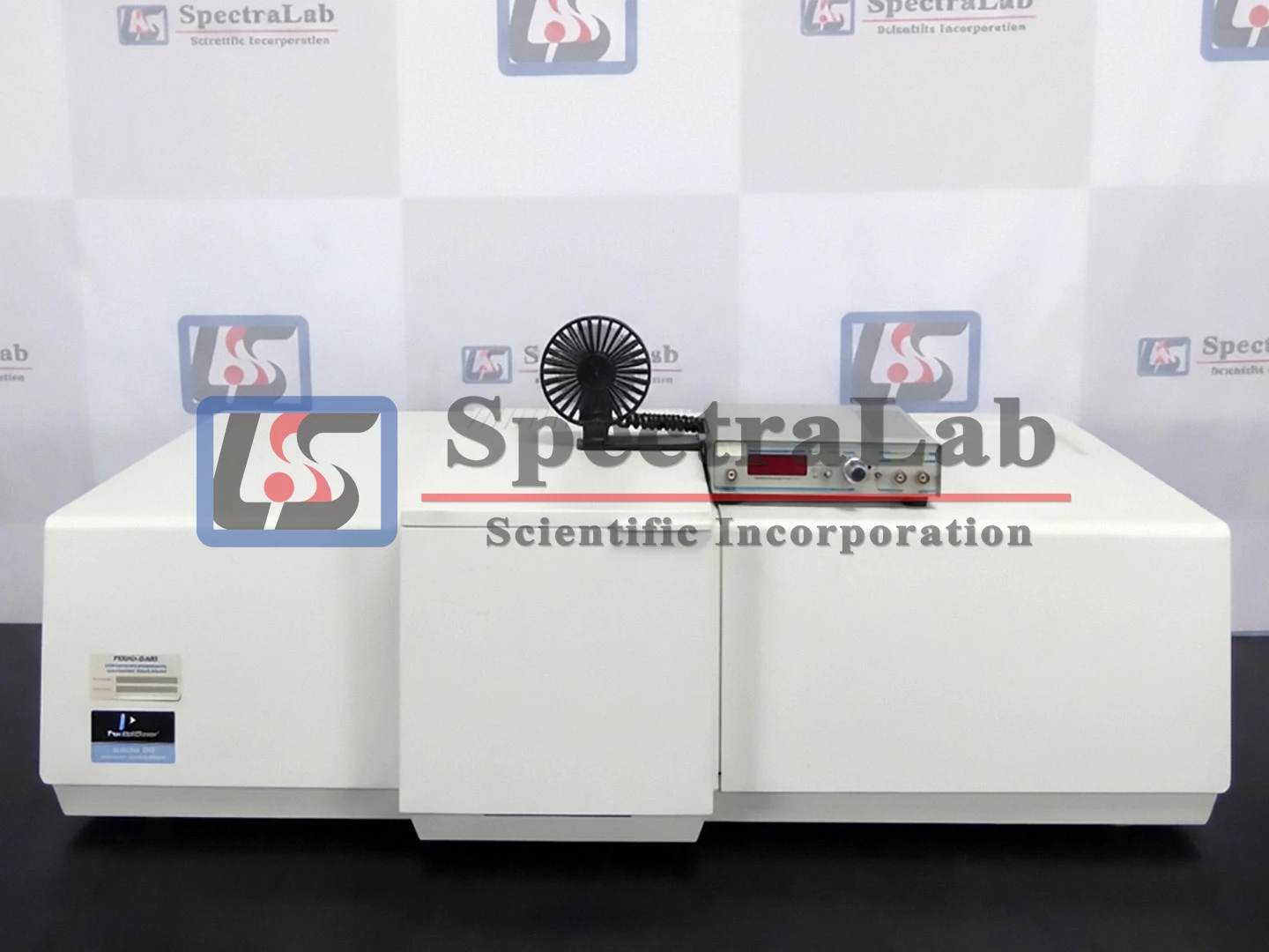 PerkinElmer Lambda 900 UV/VIS/NIR Spectrometer | LabX.com