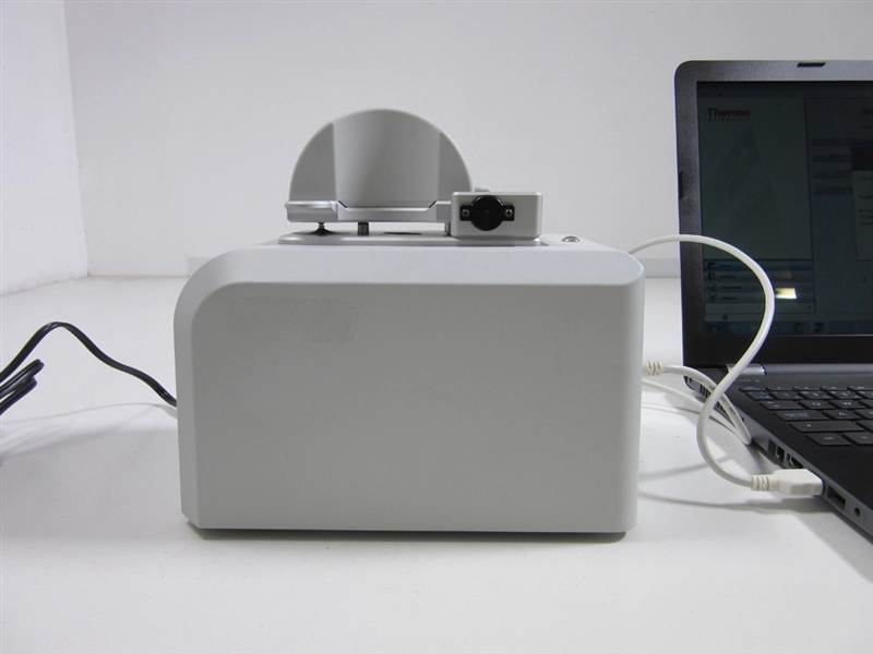 Thermo Scientific NanoDrop 2000c Spectrophotometer | LabX.com