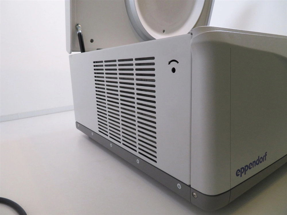 Eppendorf 5910R Refrigerated Centrifuge | LabX.com