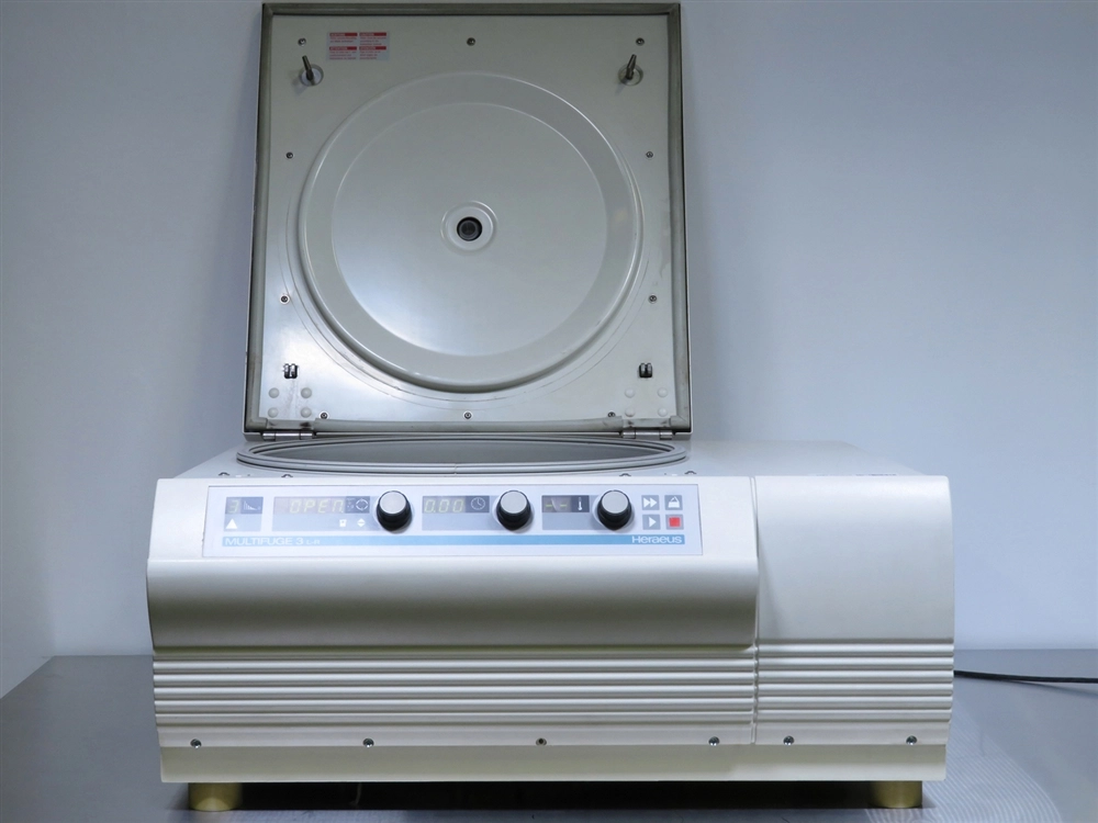Heraeus Multifuge 3 L-R Refrigerated Centrifuge | LabX.com