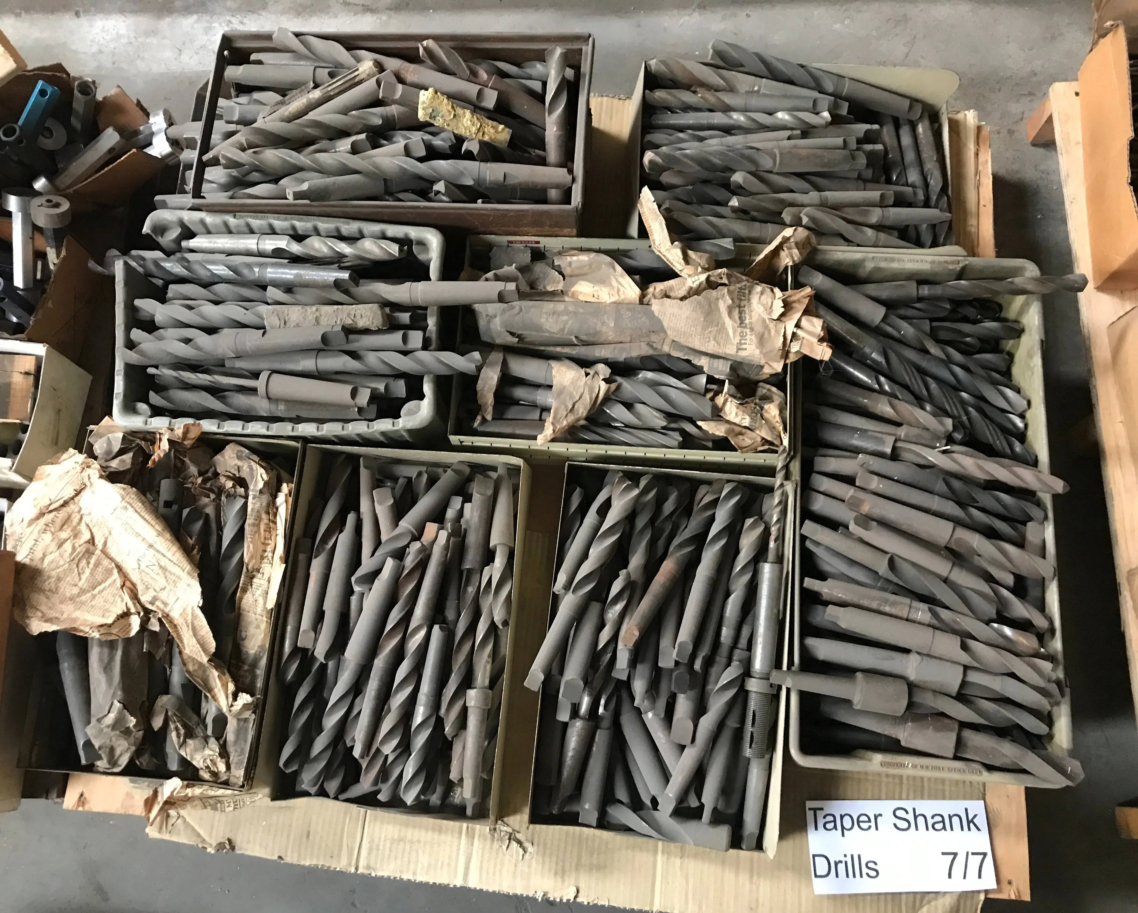 Taper Shank Drills - Various Sizes and Pallets | LabX.com