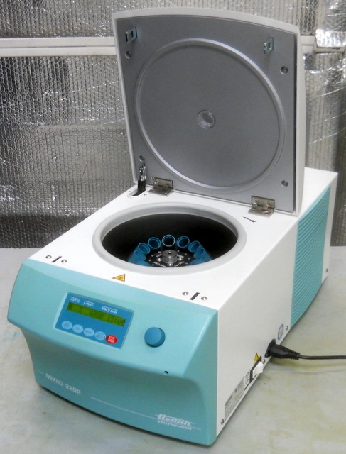 Hettich Mikro 220R Refrigerated Benchtop Centrifuge | LabX.com