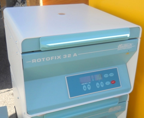Hettich Rotofix 32A Centrifuge | LabX.com