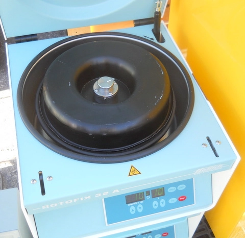 Hettich Rotofix 32A Centrifuge | LabX.com