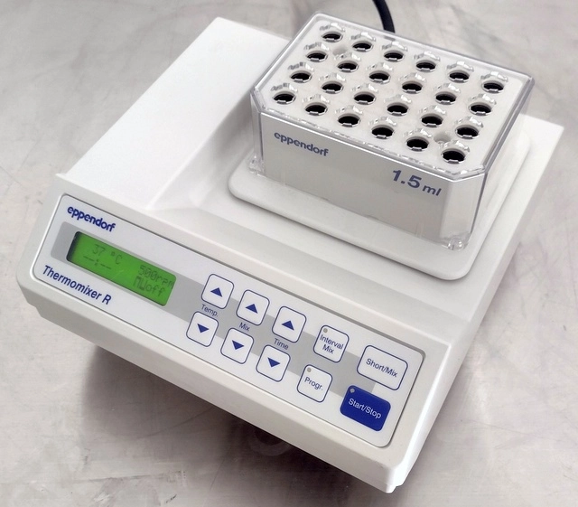 Eppendorf Thermomixer R 1.5mL Shaking Heater Block | LabX.com