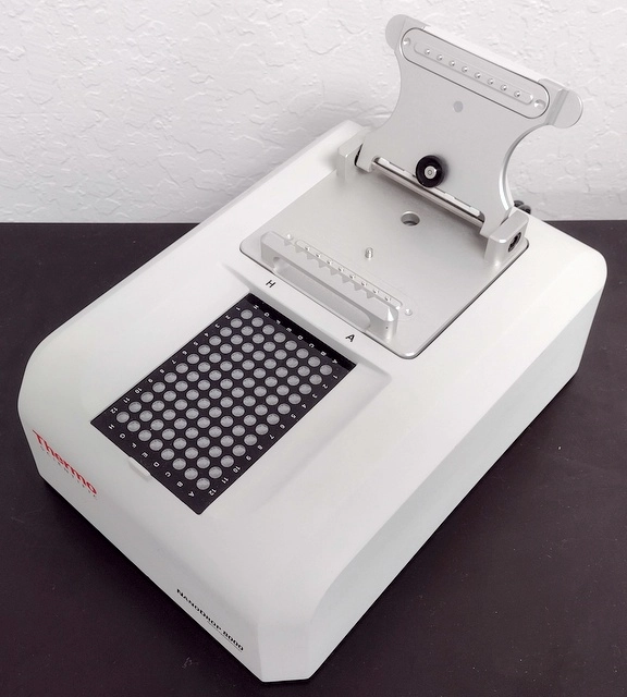 Thermo NanoDrop 8000 Eight-Channel Microvolume UV/Vis Spectrophotometer ...