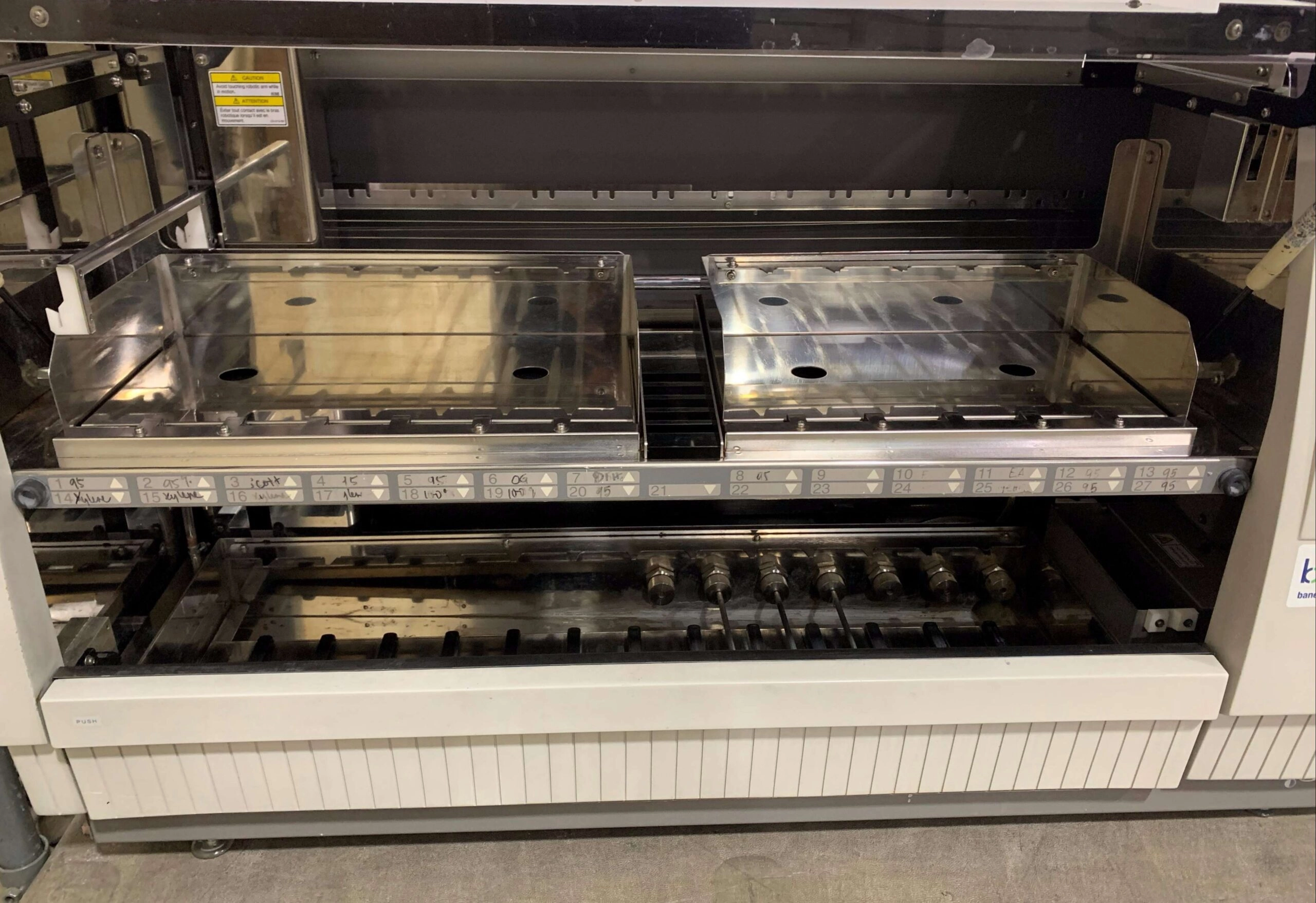 Sakura Tissue-Tek Automated Slide Stainer DRS 2000-D1 | LabX.com