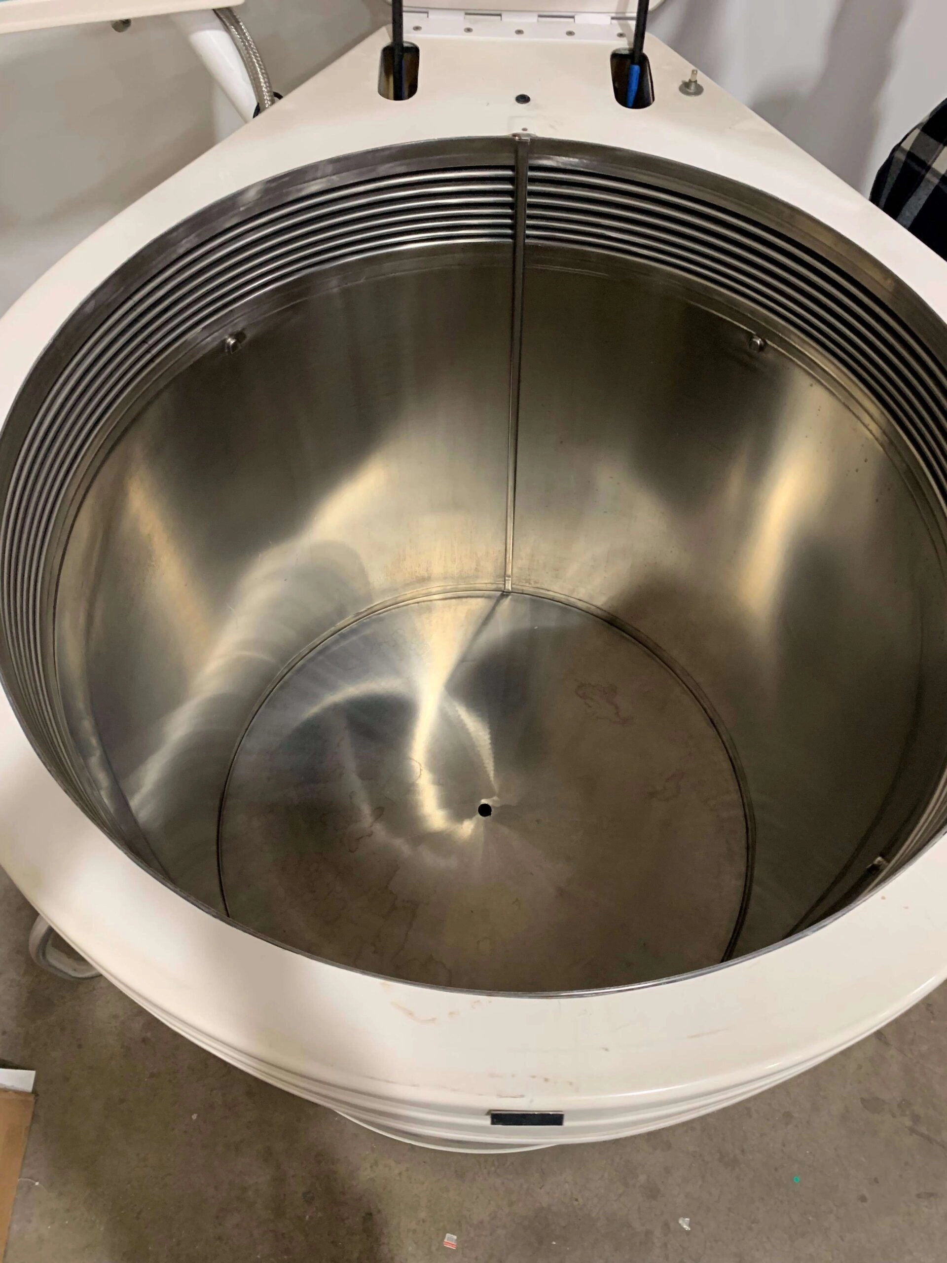 CBS Isothermal V-5000-EH Series LN2 Freezer | LabX.com