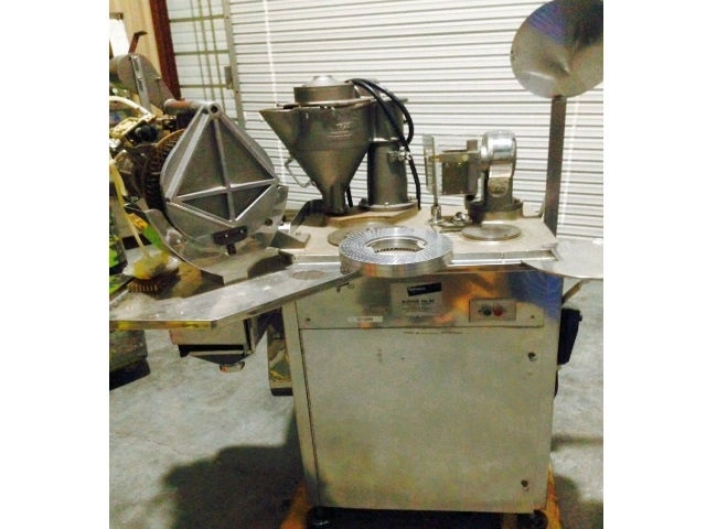 Elanco Type 8 Semi Automatic Capsule Filler | LabX.com