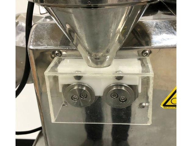 Vector TF-LABO Roller Compactor | LabX.com