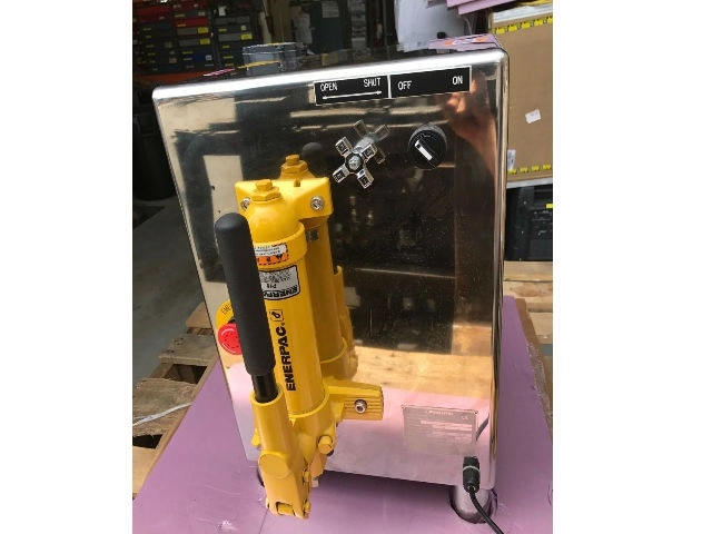 Vector Freund TF-LAB Roller Compactor | LabX.com