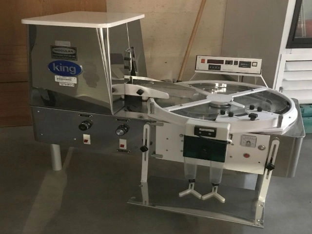 King TB4 Tablet Counter