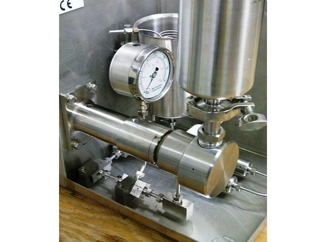 Microfluidics M110P Microfluidizer | LabX.com