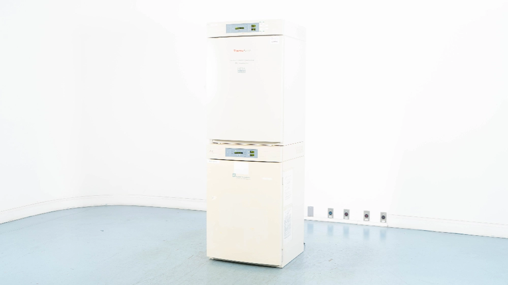 Thermo Forma Series II Water jacketed Double Stack CO2 Incubator | LabX.com